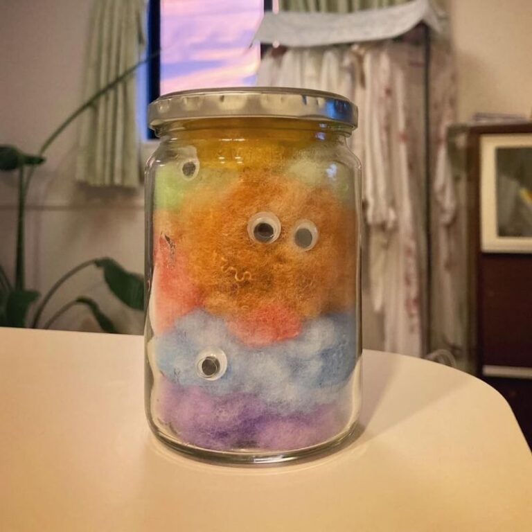 30 Fun Mason Jar Crafts to Make with Your Kids