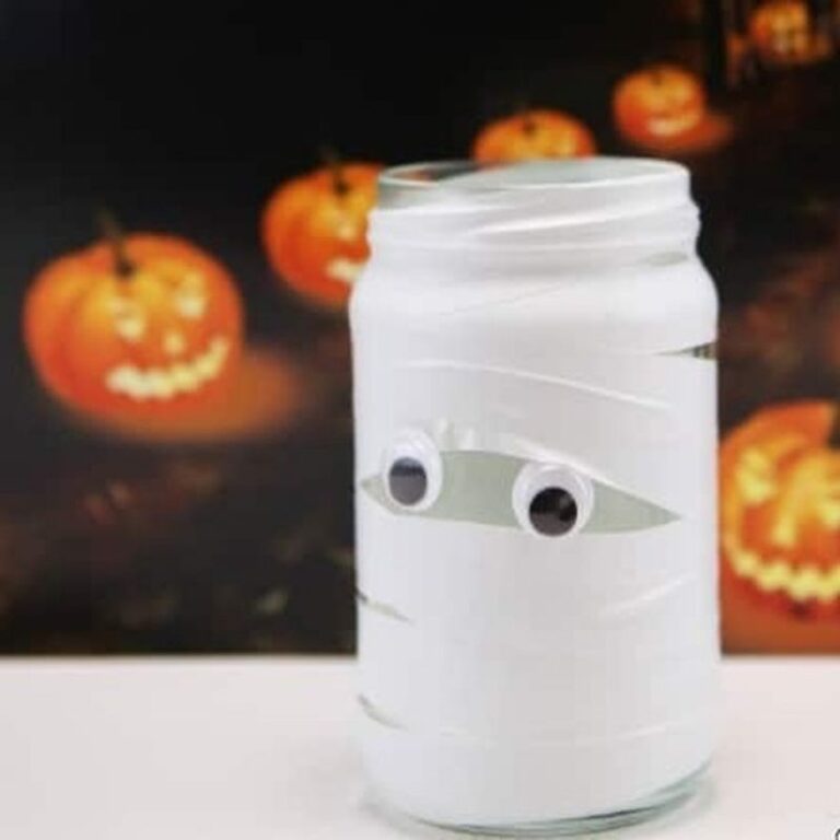 30 Fun Mason Jar Crafts to Make with Your Kids