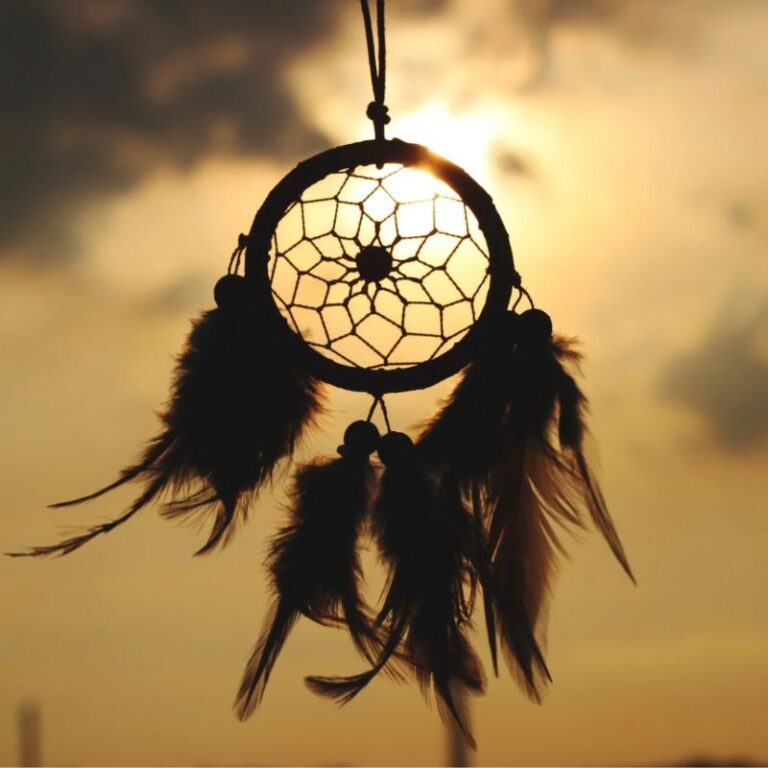 25 Common Dreams and Their Deeper Meanings