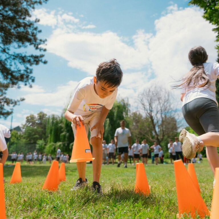 20 Amazing Backyard Obstacle Courses For Toddlers