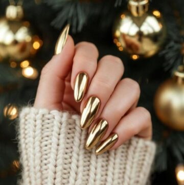 31 Golden Nail Designs: Turn Your Nails into Jewellery